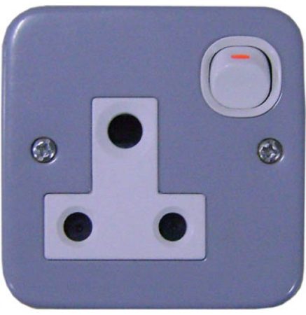 ESM 3 Pin Round Switched Socket 15A - Powerhouse